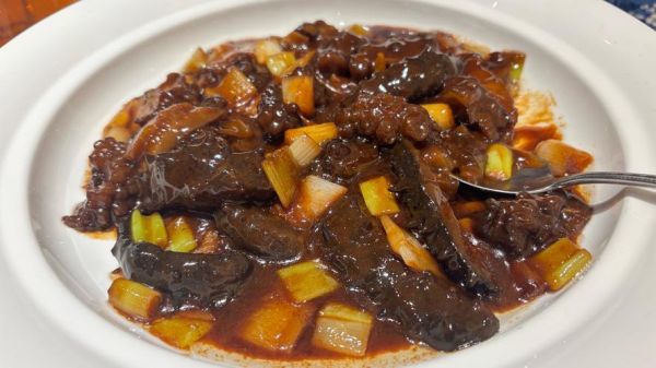 大葱烧海参是哪里的菜_正宗做法揭秘-第1张图片-山城妙识 大葱烧海参是哪里的菜_正宗做法揭秘-第1张图片-山城妙识