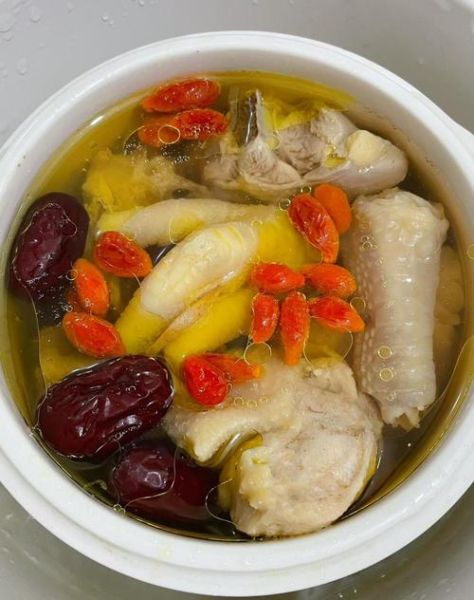 滋补鸡汤怎么炖好喝又营养_家常滋补鸡汤做法大全-第1张图片-山城妙识 滋补鸡汤怎么炖好喝又营养_家常滋补鸡汤做法大全-第1张图片-山城妙识