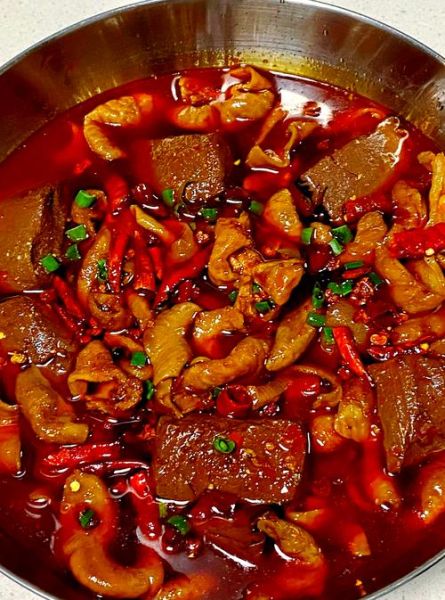 肥肠血旺怎么做好吃_肥肠血旺的做法窍门-第1张图片-山城妙识