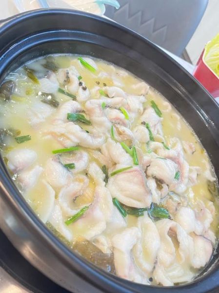 炖酸菜鱼的家常做法_酸菜鱼怎么炖才嫩-第1张图片-山城妙识