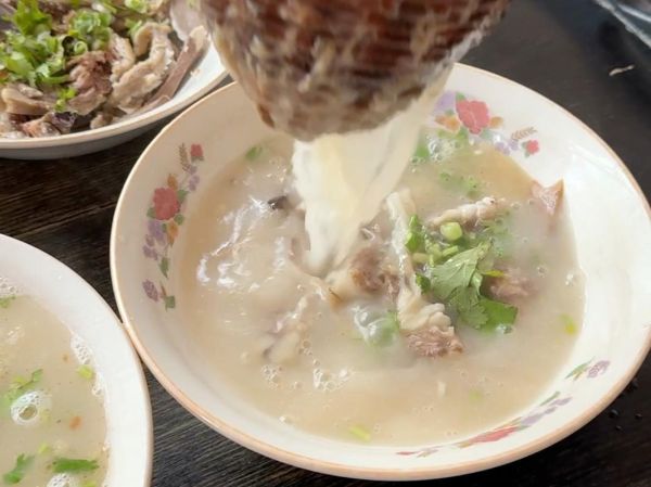 单县羊肉汤头汤正宗做法_单县羊肉汤头汤为什么白-第3张图片-山城妙识 单县羊肉汤头汤正宗做法_单县羊肉汤头汤为什么白-第3张图片-山城妙识