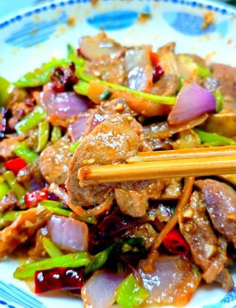 猪肝怎么炒才嫩_炒猪肝去腥技巧-第1张图片-山城妙识 猪肝怎么炒才嫩_炒猪肝去腥技巧-第1张图片-山城妙识