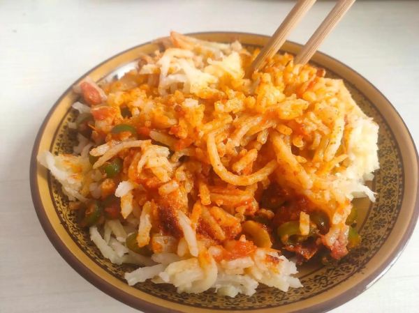 洋芋擦擦是哪里的特产_洋芋擦擦的来历-第2张图片-山城妙识 洋芋擦擦是哪里的特产_洋芋擦擦的来历-第2张图片-山城妙识