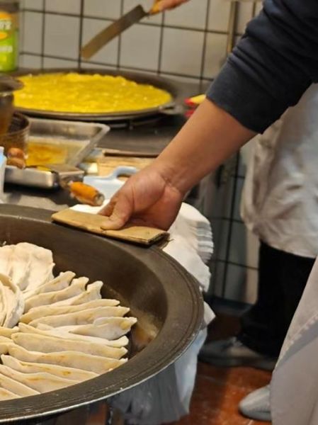 牛肉锅贴煎多长时间熟_怎么判断锅贴底部金黄-第1张图片-山城妙识 牛肉锅贴煎多长时间熟_怎么判断锅贴底部金黄-第1张图片-山城妙识