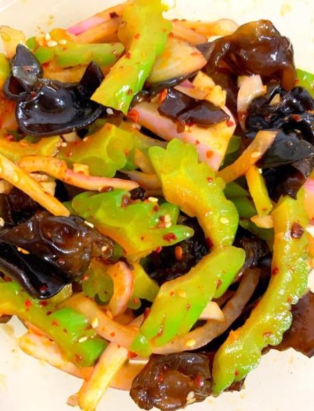 凉拌苦瓜洋葱怎么做_苦瓜洋葱凉拌要不要焯水-第2张图片-山城妙识