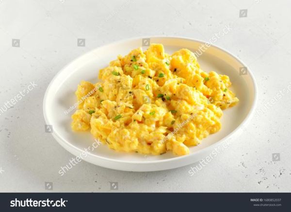 how_to_make_scrambled_eggs_fluffy-第1张图片-山城妙识