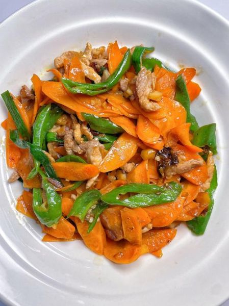 胡萝卜炒肉营养价值_胡萝卜炒肉热量高吗-第1张图片-山城妙识