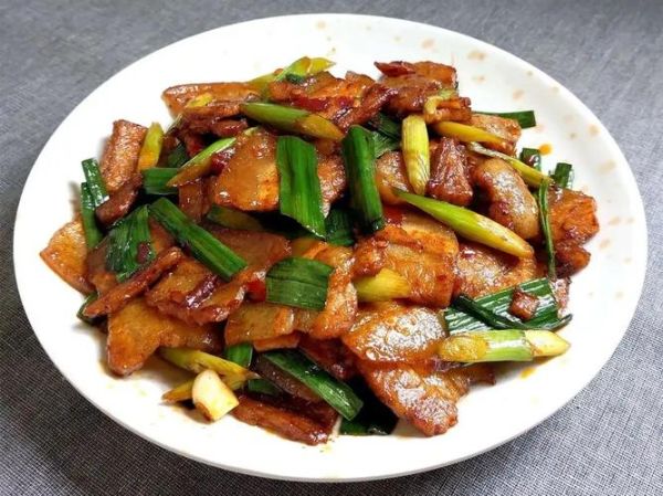 蒜苗回锅肉怎么做_回锅肉先煮还是先炒-第2张图片-山城妙识