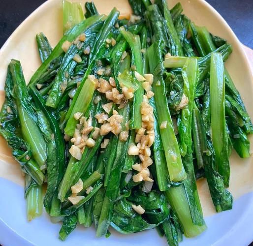 蒜蓉油麦菜高清图片怎么拍_蒜蓉油麦菜图片怎么调色-第2张图片-山城妙识