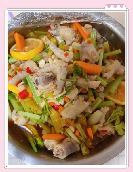 野山椒泡鸡爪怎么做_野山椒泡鸡爪的正宗做法-第2张图片-山城妙识