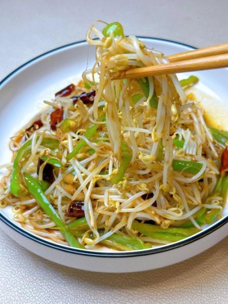 爆炒豆芽菜怎么炒才脆_爆炒豆芽菜要不要焯水-第1张图片-山城妙识 爆炒豆芽菜怎么炒才脆_爆炒豆芽菜要不要焯水-第1张图片-山城妙识