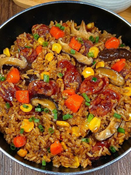 腊肠腊肉焖米饭怎么做_腊肠腊肉焖米饭好吃吗-第1张图片-山城妙识 腊肠腊肉焖米饭怎么做_腊肠腊肉焖米饭好吃吗-第1张图片-山城妙识