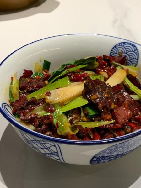 青蒜炒牛肉怎么炒才嫩_青蒜炒牛肉要不要焯水-第2张图片-山城妙识 青蒜炒牛肉怎么炒才嫩_青蒜炒牛肉要不要焯水-第2张图片-山城妙识