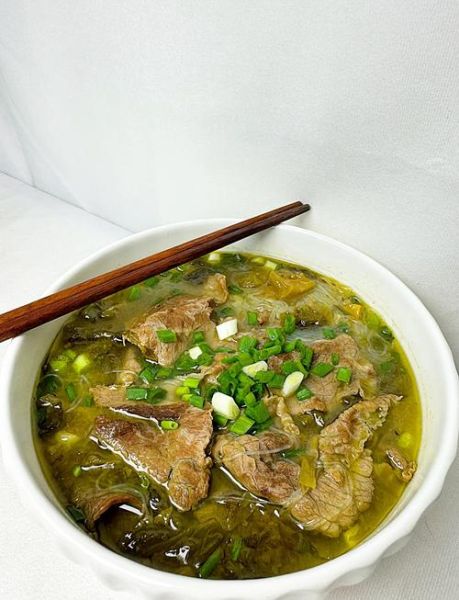 酸菜汤不放肉的做法_酸菜汤不放肉怎么做好吃-第1张图片-山城妙识 酸菜汤不放肉的做法_酸菜汤不放肉怎么做好吃-第1张图片-山城妙识