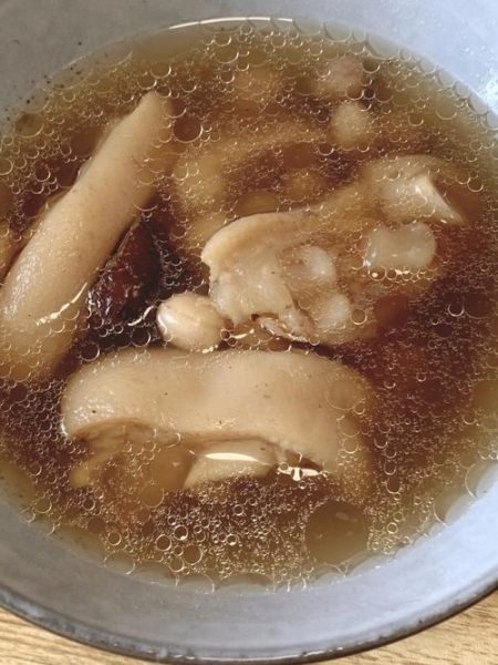 花生猪脚汤怎么做_花生猪脚汤要炖多久-第2张图片-山城妙识