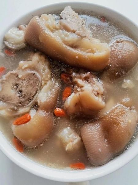 花生猪脚汤怎么做_花生猪脚汤要炖多久-第1张图片-山城妙识