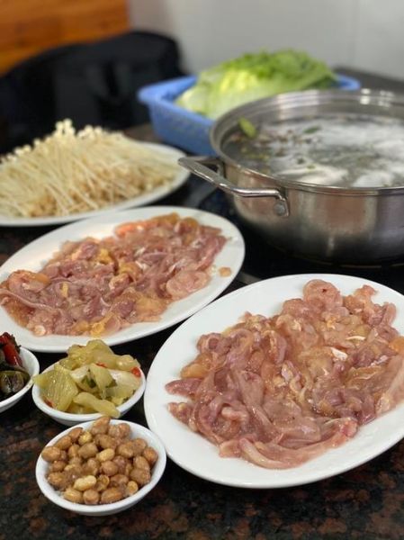 鸡肉火锅怎么做_鸡肉火锅底料怎么选-第1张图片-山城妙识 鸡肉火锅怎么做_鸡肉火锅底料怎么选-第1张图片-山城妙识