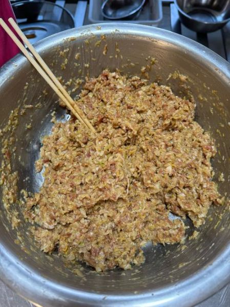 酸菜饺子怎么做_酸菜饺子最正宗的做法-第3张图片-山城妙识 酸菜饺子怎么做_酸菜饺子最正宗的做法-第3张图片-山城妙识