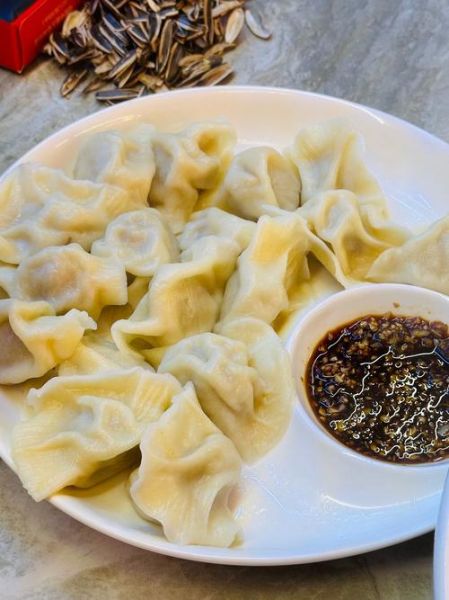 酸菜饺子怎么做_酸菜饺子最正宗的做法-第2张图片-山城妙识 酸菜饺子怎么做_酸菜饺子最正宗的做法-第2张图片-山城妙识