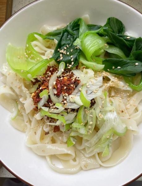 油泼辣子面怎么做_正宗陕西油泼辣子面做法-第1张图片-山城妙识 油泼辣子面怎么做_正宗陕西油泼辣子面做法-第1张图片-山城妙识