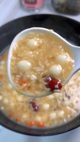 醪糟煮汤圆怎么做_醪糟汤圆要不要先煮汤圆-第1张图片-山城妙识 醪糟煮汤圆怎么做_醪糟汤圆要不要先煮汤圆-第1张图片-山城妙识