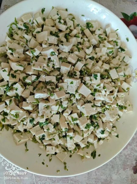 香椿炒豆腐怎么做_香椿炒豆腐用焯水吗-第3张图片-山城妙识 香椿炒豆腐怎么做_香椿炒豆腐用焯水吗-第3张图片-山城妙识