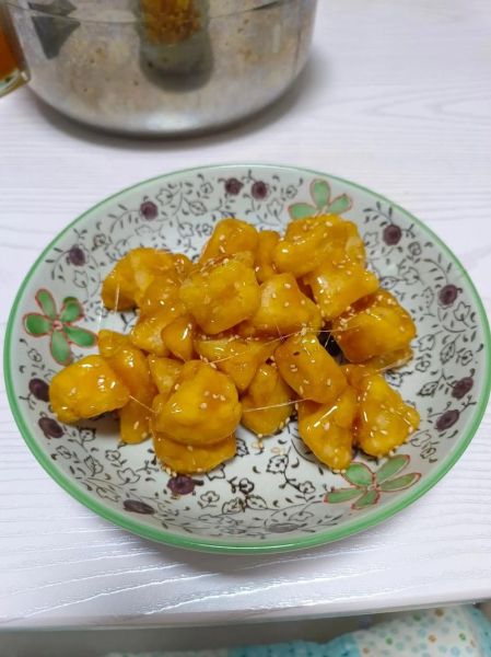 拔丝苹果怎么做_拔丝苹果视频教程-第3张图片-山城妙识