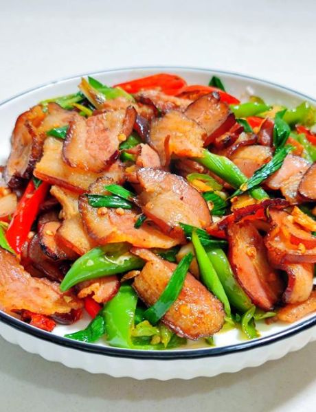 腊肉怎么烧好吃_腊肉炒什么菜最香-第2张图片-山城妙识