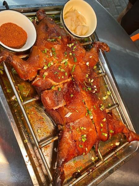 脆皮烤乳猪怎么做_烤乳猪哪里最正宗-第1张图片-山城妙识