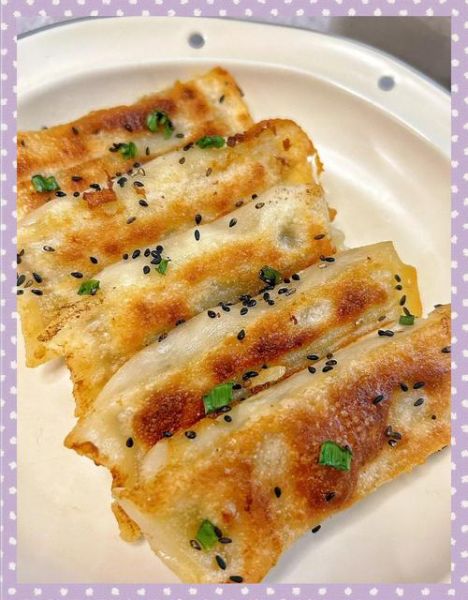 锅贴怎么煎才酥脆_锅贴的做法视频教学-第1张图片-山城妙识