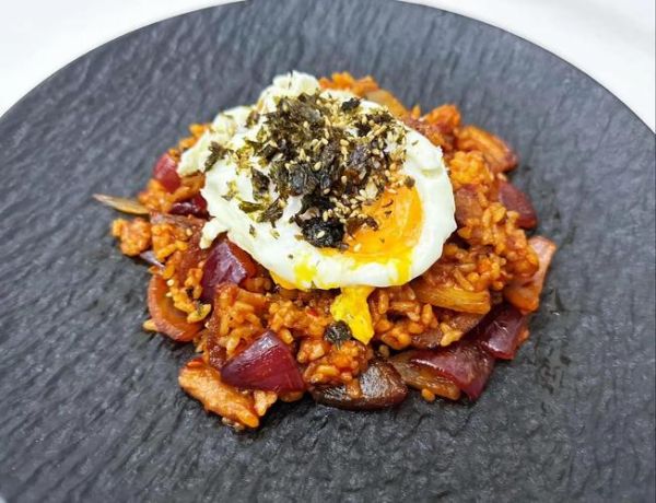 辣白菜五花肉炒饭怎么做_辣白菜炒饭先炒什么-第1张图片-山城妙识