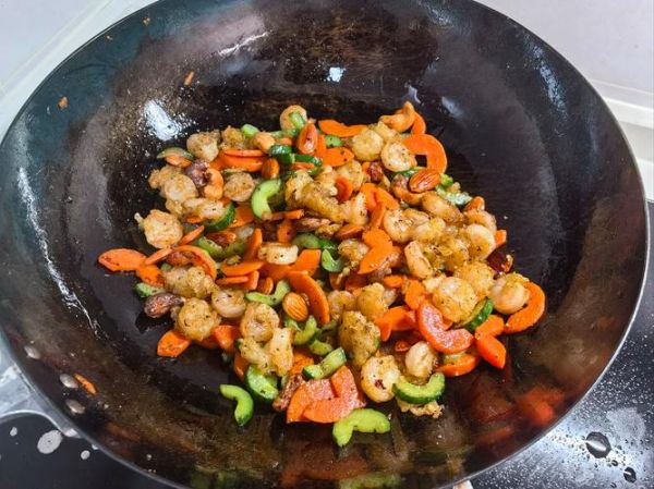 青椒腰果虾仁怎么做_家常做法窍门-第3张图片-山城妙识