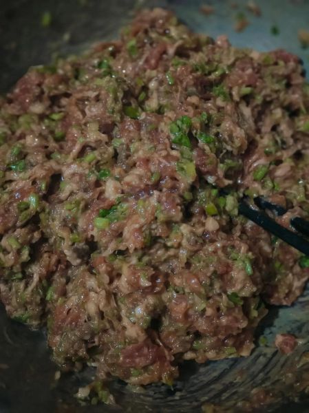 芹菜猪肉饺子怎么做_芹菜猪肉饺子馅怎么调才好吃-第3张图片-山城妙识 芹菜猪肉饺子怎么做_芹菜猪肉饺子馅怎么调才好吃-第3张图片-山城妙识
