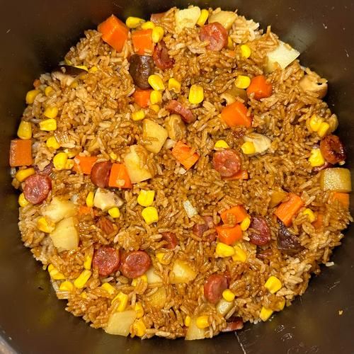 电饭煲土豆腊肠焖饭怎么做_腊肠焖饭水米比例-第3张图片-山城妙识