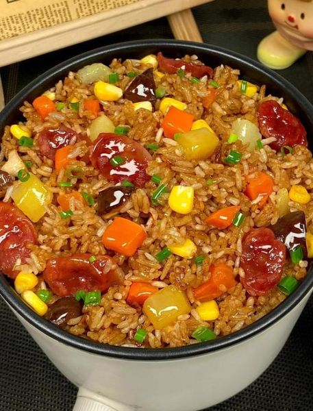 电饭煲土豆腊肠焖饭怎么做_腊肠焖饭水米比例-第2张图片-山城妙识