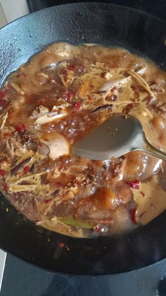 卤鸭脖子的做法及配料_如何做出香辣入骨的卤鸭脖-第2张图片-山城妙识 卤鸭脖子的做法及配料_如何做出香辣入骨的卤鸭脖-第2张图片-山城妙识