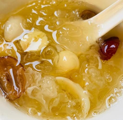 银耳莲子糖水润肺吗_孕妇能喝吗-第1张图片-山城妙识