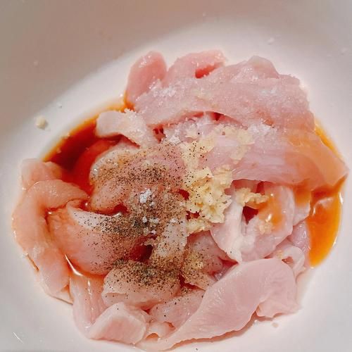 面包糠炸鸡柳怎么做_炸鸡柳裹粉技巧-第3张图片-山城妙识 面包糠炸鸡柳怎么做_炸鸡柳裹粉技巧-第3张图片-山城妙识