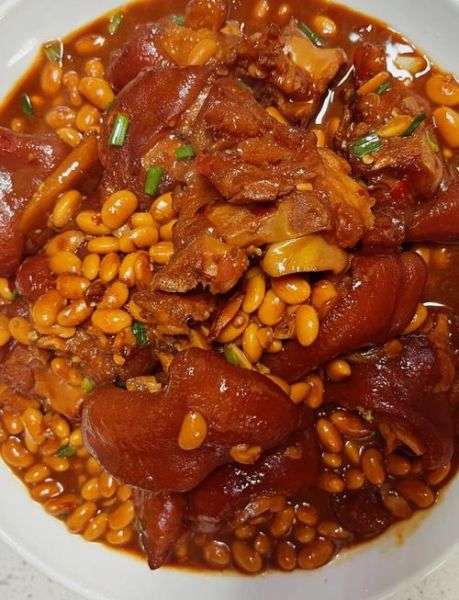 黄豆炖猪蹄怎么做好吃_黄豆炖猪蹄的窍门-第1张图片-山城妙识