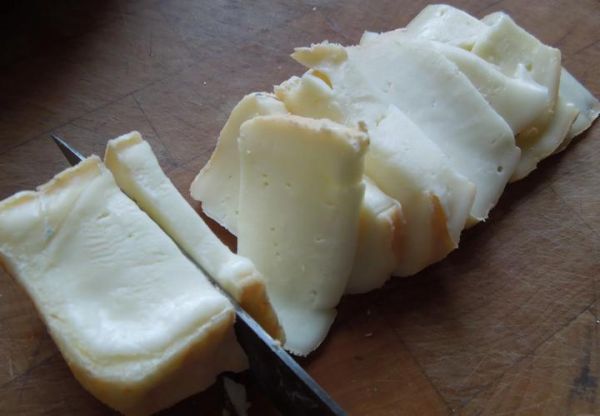 奶油奶酪和芝士片一样吗_区别在哪-第1张图片-山城妙识