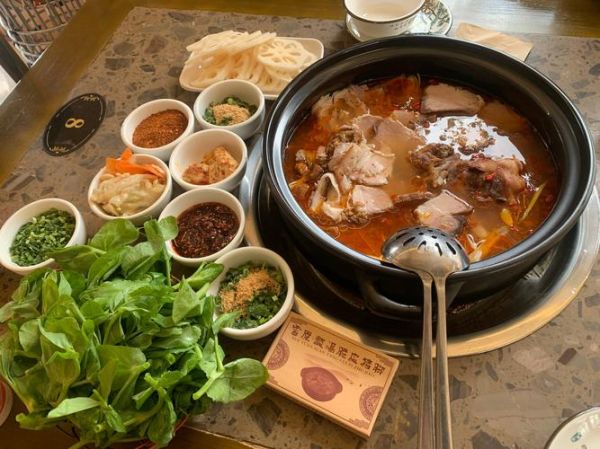 酸汤猪脚最正宗的做法_酸汤猪脚怎么做才够味-第1张图片-山城妙识