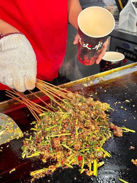 铁板牛肉串怎么腌制_铁板牛肉串用哪个部位-第2张图片-山城妙识