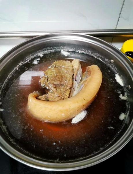 野猪肉炖汤怎么做好吃_野猪肉炖汤的简单做法-第1张图片-山城妙识