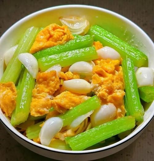 新鲜百合炒鸡蛋怎么做_百合炒鸡蛋要不要焯水-第2张图片-山城妙识 新鲜百合炒鸡蛋怎么做_百合炒鸡蛋要不要焯水-第2张图片-山城妙识