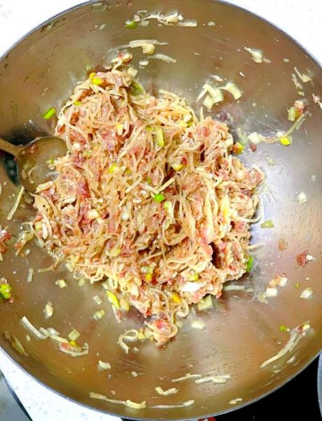 红萝卜饺子馅怎么做_红萝卜饺子馅怎么调好吃-第2张图片-山城妙识