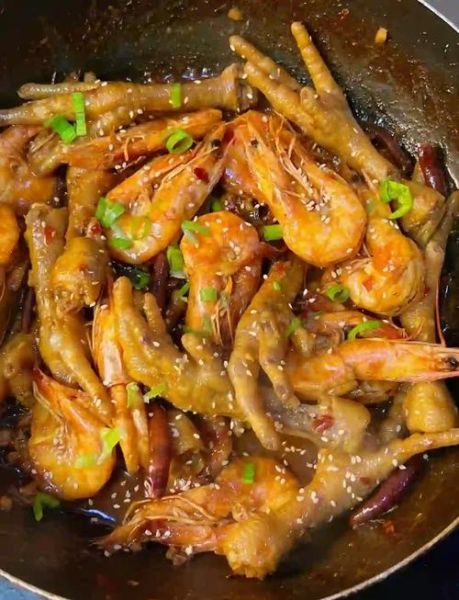 鸡脚明虾煲怎么做_鸡脚明虾煲需要焯水吗-第1张图片-山城妙识 鸡脚明虾煲怎么做_鸡脚明虾煲需要焯水吗-第1张图片-山城妙识