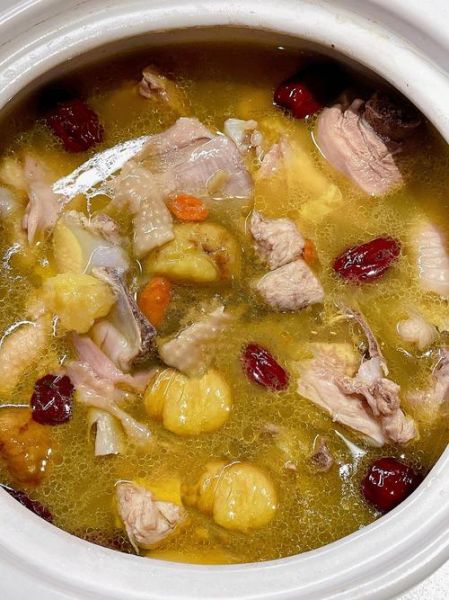 板栗炖鸡汤的做法_如何炖出奶白浓汤-第1张图片-山城妙识 板栗炖鸡汤的做法_如何炖出奶白浓汤-第1张图片-山城妙识