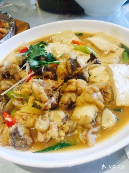 安康鱼炖豆腐怎么做好吃_安康鱼炖豆腐的家常做法-第1张图片-山城妙识