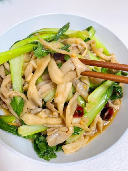 蘑菇青菜怎么炒好吃_蘑菇青菜做法窍门-第2张图片-山城妙识