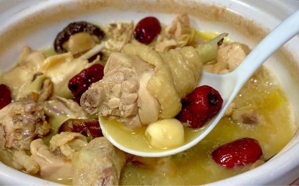 鸡肉汤放什么煲汤好_鸡肉汤搭配什么食材最鲜-第2张图片-山城妙识